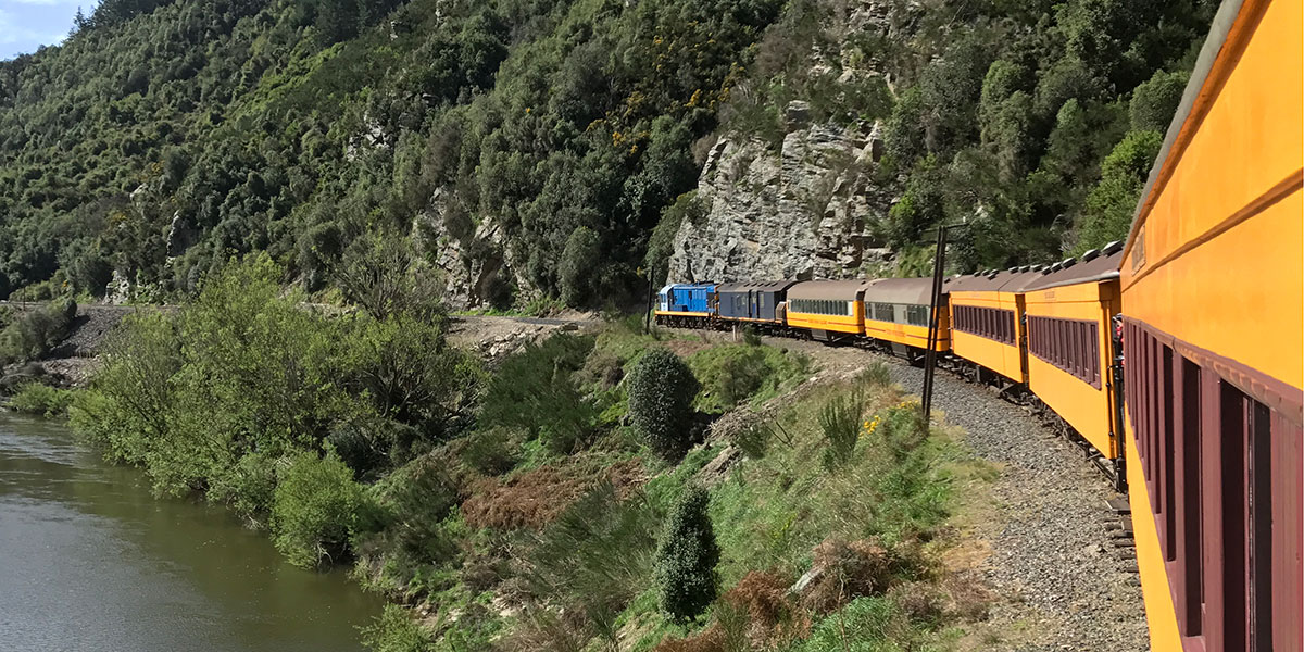A train ride through the mountains - New Zealand Adventure